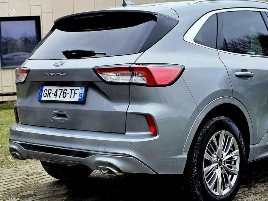 Grey Ford Kuga 2023 in Taurage, with an engine capacity of 2.49 L and mileage of 127 thousand km for 15900 €, photo 13 on AUTOMOTO.COM.LV
