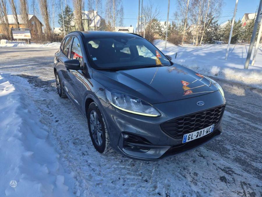 Grey Ford Kuga 2023 in Taurage, with an engine capacity of 2.49 L and mileage of 293 thousand km for 13552 €, photo 3 on AUTOMOTO.COM.LV