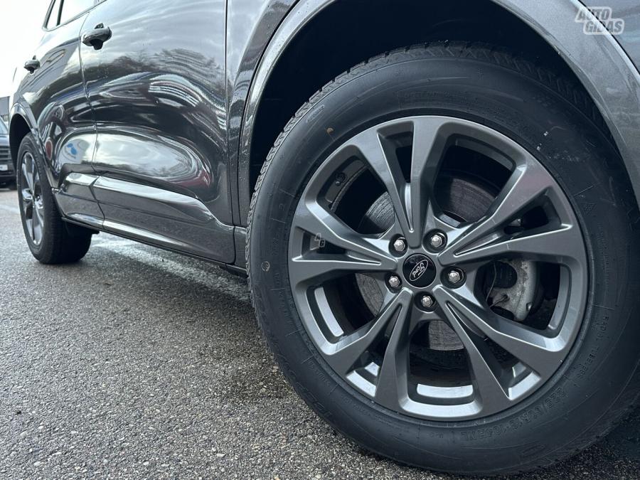 Pelēks Ford Kuga 2023 Kauņa, ar dzinēja tilpumu 2.50 L un nobraukumu 40 tūkst. km par 28550 €, foto 33 vietnē AUTOMOTO.COM.LV