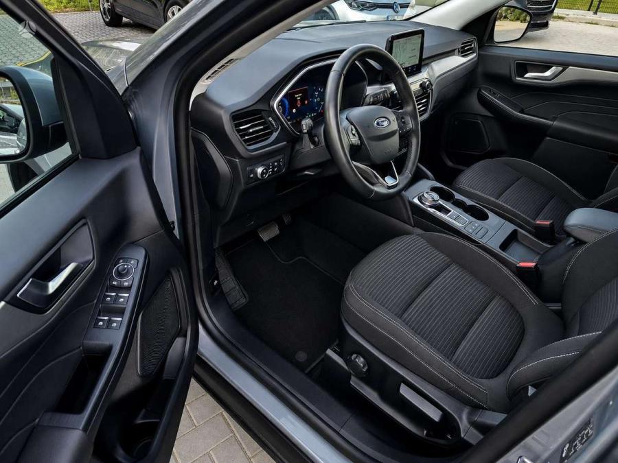 Grey Ford Kuga 2023 in Vilnius, with an engine capacity of 2.49 L and mileage of 89 thousand km for 20990 €, photo 7 on AUTOMOTO.COM.LV