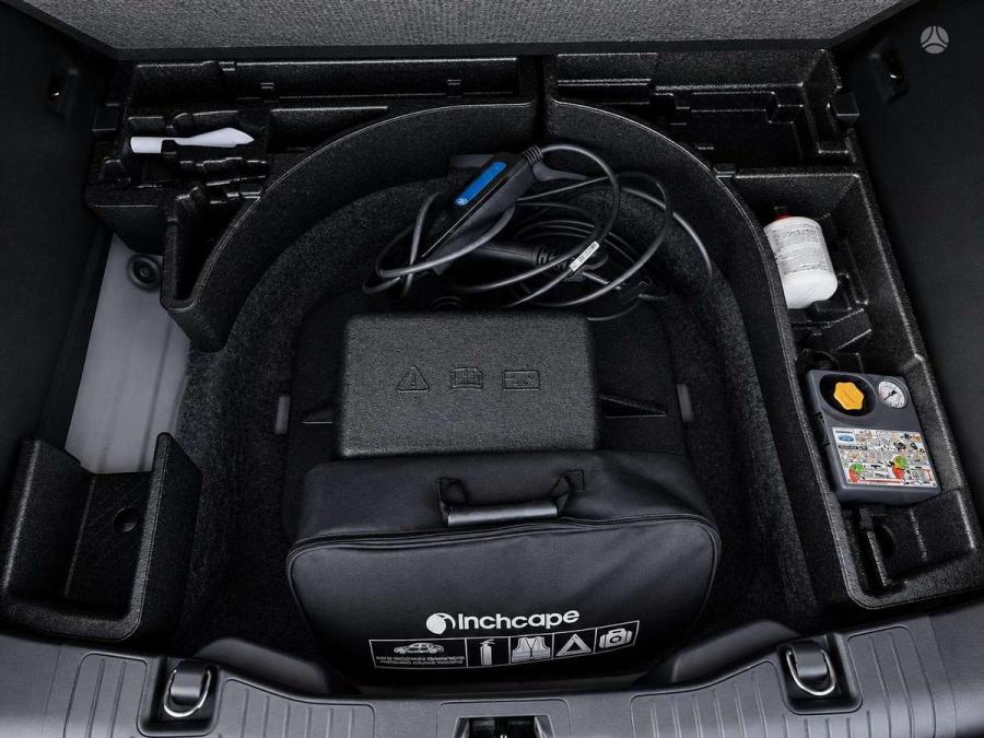 Grey Ford Kuga 2023 in Vilnius, with an engine capacity of 2.49 L and mileage of 89 thousand km for 20990 €, photo 19 on AUTOMOTO.COM.LV