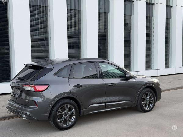 Pelēks Ford Kuga 2023 Viļņa, ar dzinēja tilpumu 2.50 L un nobraukumu 70 tūkst. km par 21490 €, foto 3 vietnē AUTOMOTO.COM.LV