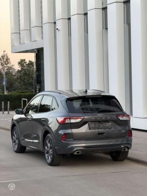 Pelēks Ford Kuga 2023 Viļņa, ar dzinēja tilpumu 2.50 L un nobraukumu 70 tūkst. km par 21490 €, foto 16 vietnē AUTOMOTO.COM.LV