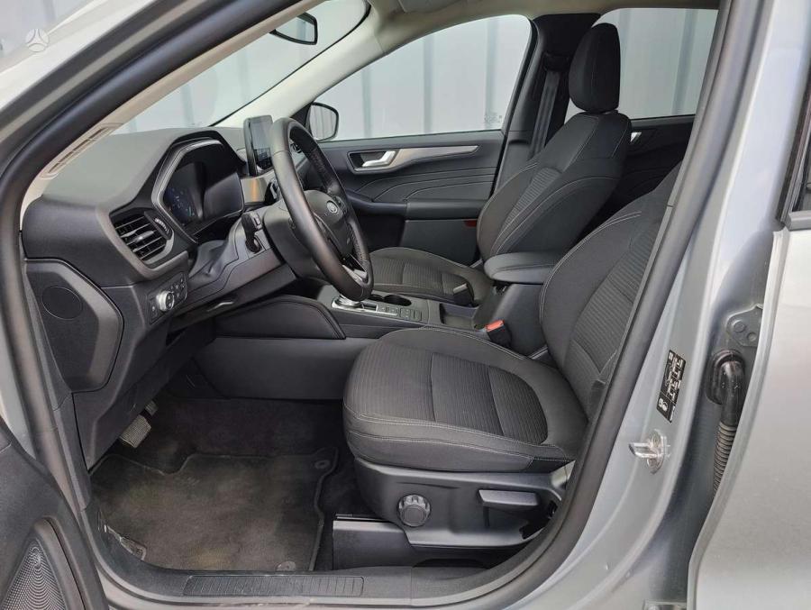 Pelēks Ford Kuga 2023 Viļņa, ar dzinēja tilpumu 2.49 L un nobraukumu 90 tūkst. km par 20650 €, foto 8 vietnē AUTOMOTO.COM.LV