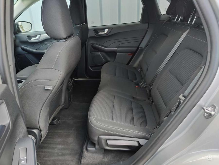 Pelēks Ford Kuga 2023 Viļņa, ar dzinēja tilpumu 2.49 L un nobraukumu 90 tūkst. km par 20650 €, foto 15 vietnē AUTOMOTO.COM.LV