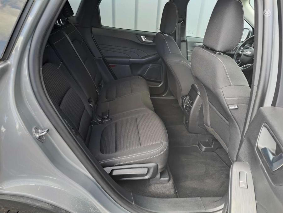 Pelēks Ford Kuga 2023 Viļņa, ar dzinēja tilpumu 2.49 L un nobraukumu 90 tūkst. km par 20650 €, foto 16 vietnē AUTOMOTO.COM.LV