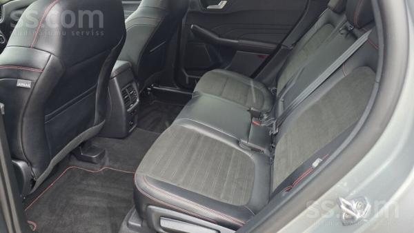 Pelēks Ford Kuga 2023 Šauļi, ar dzinēja tilpumu 2.00 L un nobraukumu 18 tūkst. km par 20500 €, foto 9 vietnē AUTOMOTO.COM.LV