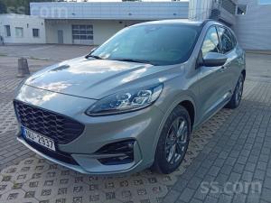 Pelēks Ford Kuga 2024 Rīga, ar dzinēja tilpumu 2.50 L un nobraukumu 35 tūkst. km par 25900 €, foto  vietnē AUTOMOTO.COM.LV