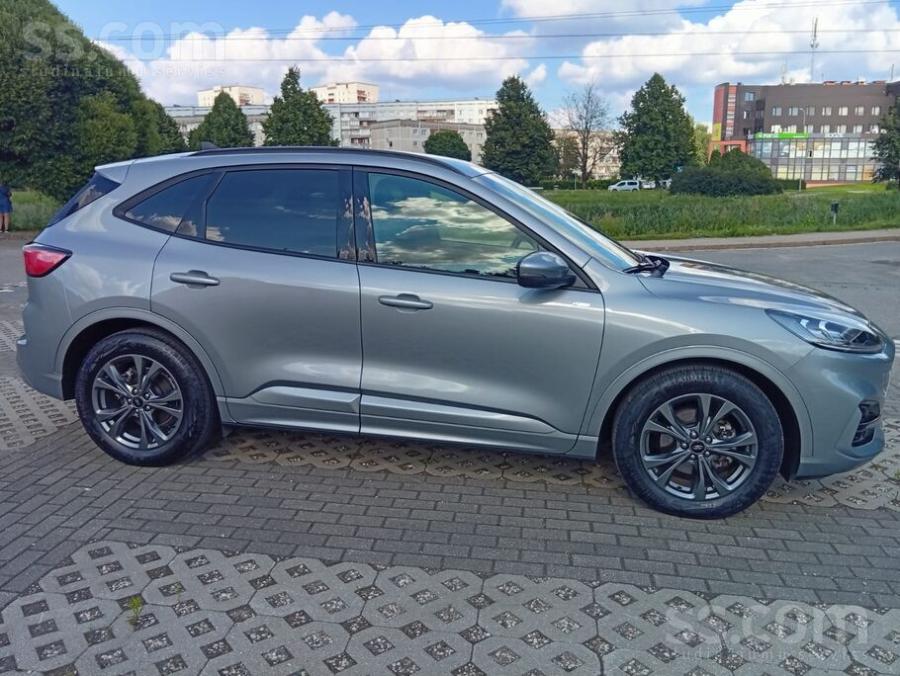 Pelēks Ford Kuga 2024 Rīga, ar dzinēja tilpumu 2.50 L un nobraukumu 35 tūkst. km par 25900 €, foto 4 vietnē AUTOMOTO.COM.LV
