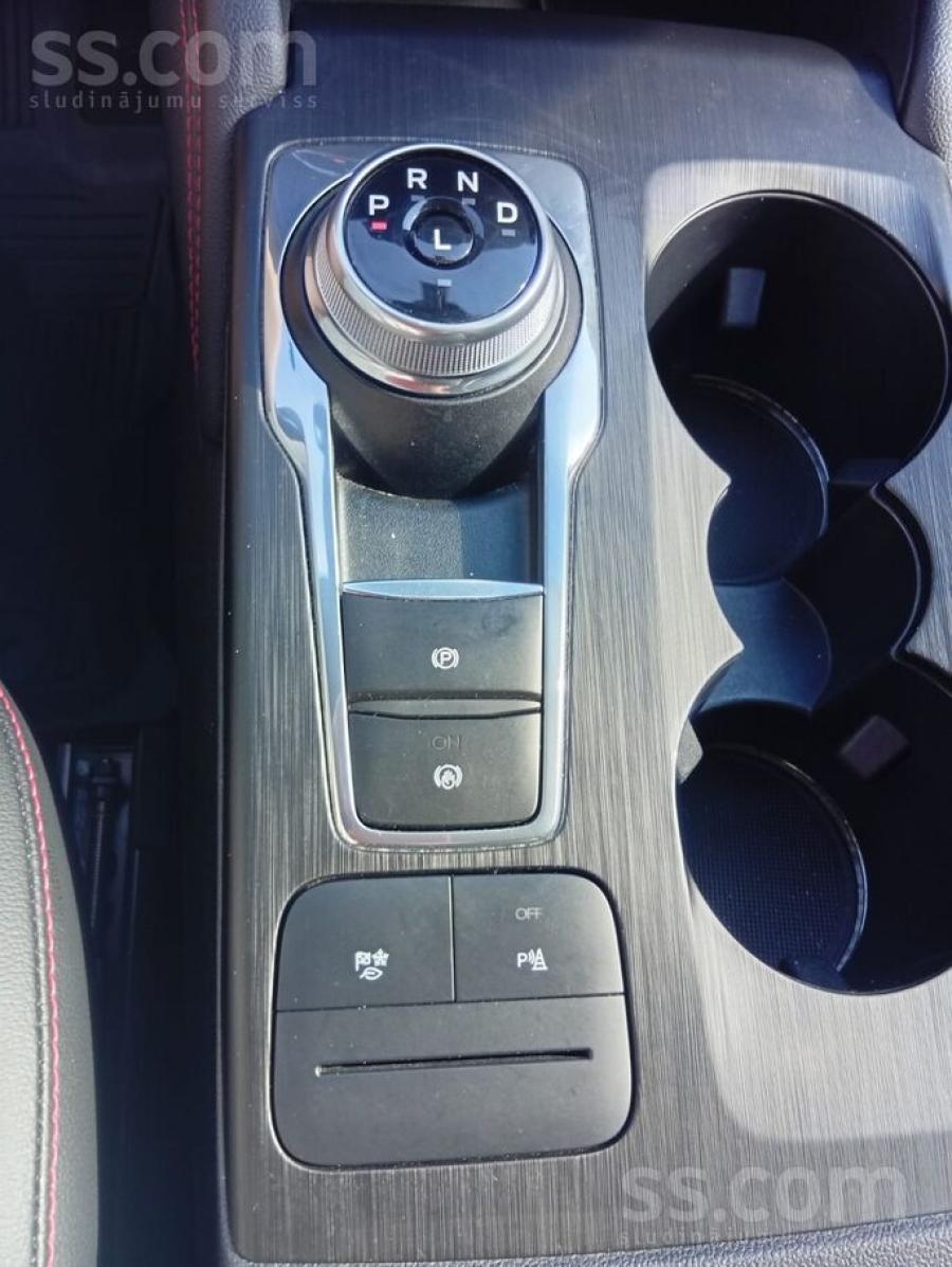 Pelēks Ford Kuga 2024 Rīga, ar dzinēja tilpumu 2.50 L un nobraukumu 35 tūkst. km par 25900 €, foto 12 vietnē AUTOMOTO.COM.LV