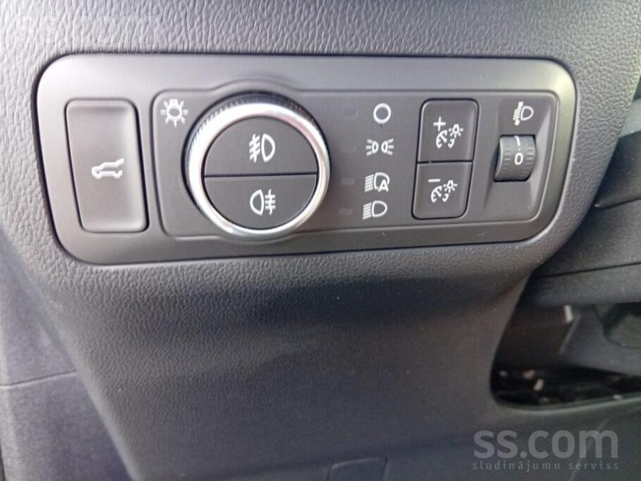 Pelēks Ford Kuga 2024 Rīga, ar dzinēja tilpumu 2.50 L un nobraukumu 35 tūkst. km par 25900 €, foto 13 vietnē AUTOMOTO.COM.LV