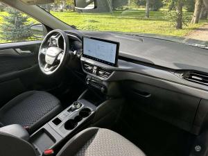 Pelēks Ford Kuga 2024 Kauņa, ar dzinēja tilpumu 2.49 L un nobraukumu 19 tūkst. km par 23590 €, foto 17 vietnē AUTOMOTO.COM.LV