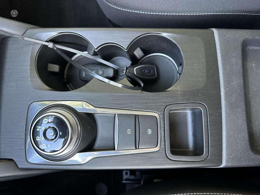 Pelēks Ford Kuga 2024 Kauņa, ar dzinēja tilpumu 2.49 L un nobraukumu 19 tūkst. km par 23590 €, foto 20 vietnē AUTOMOTO.COM.LV