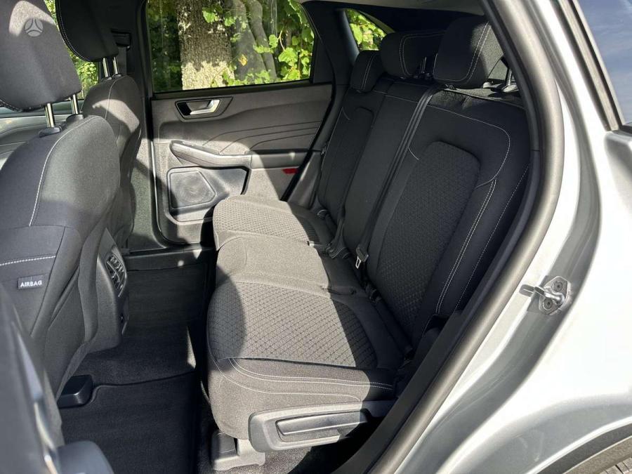 Pelēks Ford Kuga 2024 Kauņa, ar dzinēja tilpumu 2.49 L un nobraukumu 19 tūkst. km par 23590 €, foto 23 vietnē AUTOMOTO.COM.LV