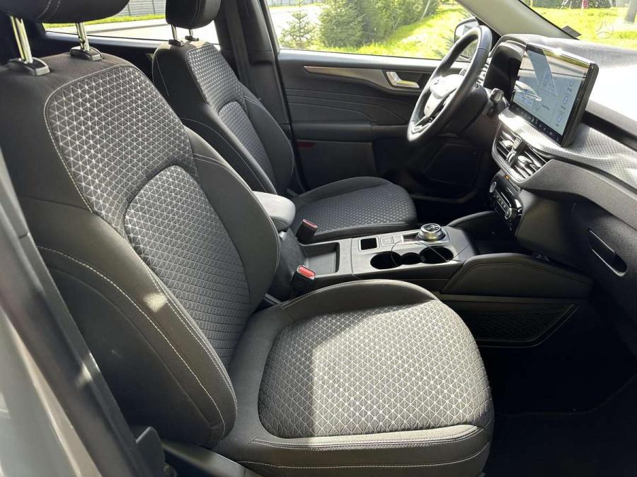 Pelēks Ford Kuga 2024 Kauņa, ar dzinēja tilpumu 2.49 L un nobraukumu 19 tūkst. km par 23590 €, foto 25 vietnē AUTOMOTO.COM.LV