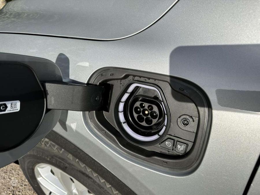 Pelēks Ford Kuga 2024 Kauņa, ar dzinēja tilpumu 2.49 L un nobraukumu 19 tūkst. km par 23590 €, foto 32 vietnē AUTOMOTO.COM.LV