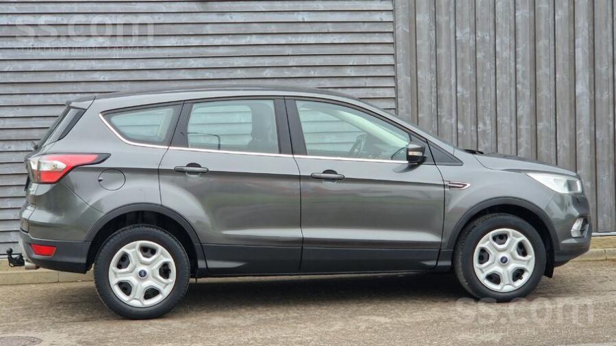 Grey Ford Kuga 2017 in Jelgava, with an engine capacity of 1.50 L and mileage of 98 thousand km for 10950 €, photo 4 on AUTOMOTO.COM.LV