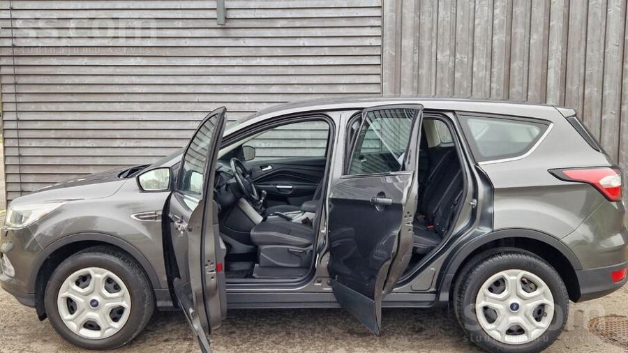 Grey Ford Kuga 2017 in Jelgava, with an engine capacity of 1.50 L and mileage of 98 thousand km for 10950 €, photo 23 on AUTOMOTO.COM.LV