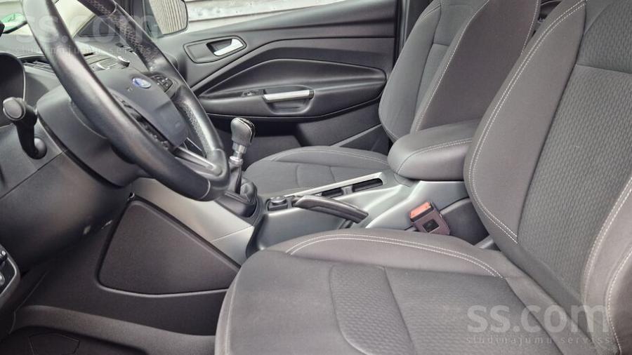 Grey Ford Kuga 2017 in Jelgava, with an engine capacity of 1.50 L and mileage of 98 thousand km for 10950 €, photo 25 on AUTOMOTO.COM.LV