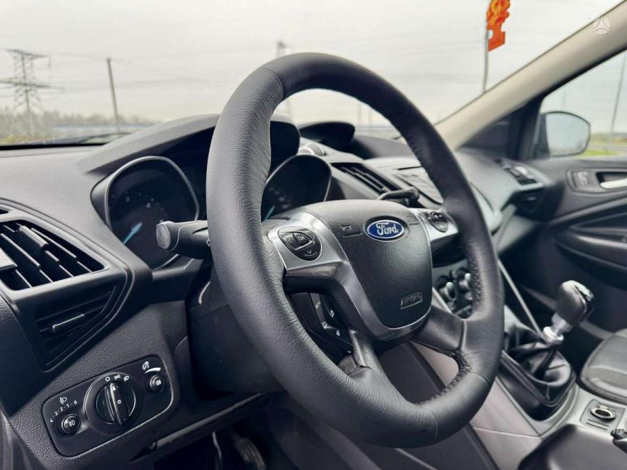 Pelēks Ford Kuga 2014 Panevēža, ar dzinēja tilpumu 2.00 L un nobraukumu 284 tūkst. km par 4700 €, foto 9 vietnē AUTOMOTO.COM.LV
