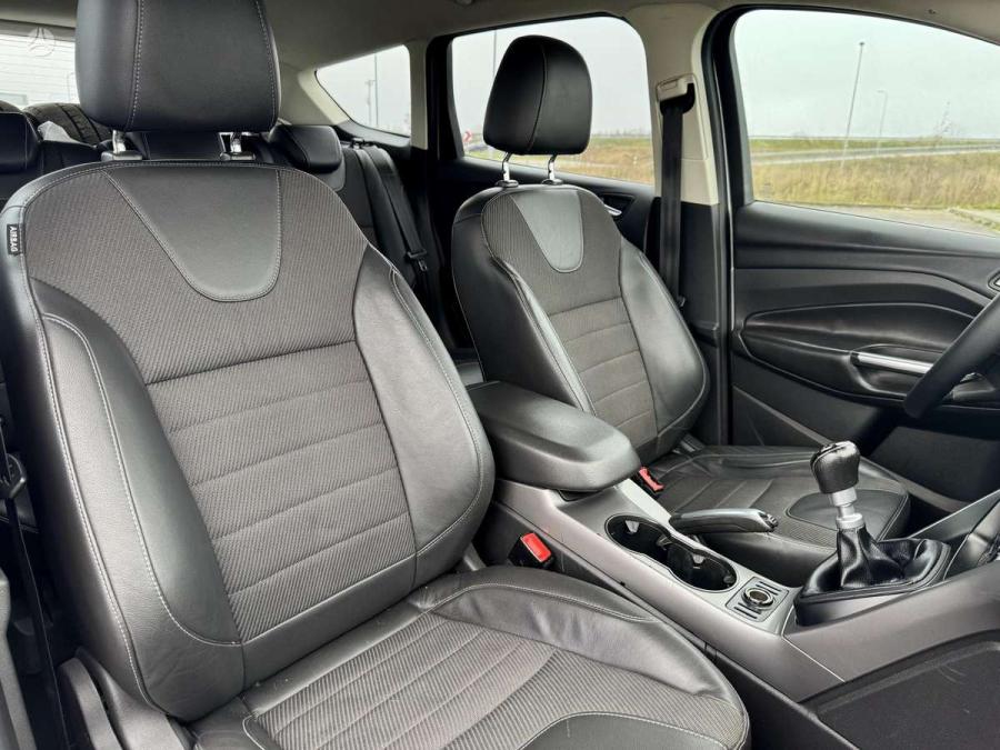 Pelēks Ford Kuga 2014 Panevēža, ar dzinēja tilpumu 2.00 L un nobraukumu 284 tūkst. km par 4499 €, foto 12 vietnē AUTOMOTO.COM.LV