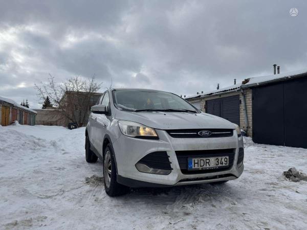 Pelēks Ford Kuga 2014 Panevēža, ar dzinēja tilpumu 1.99 L un nobraukumu 284 tūkst. km par 3999 €, foto 3 vietnē AUTOMOTO.COM.LV