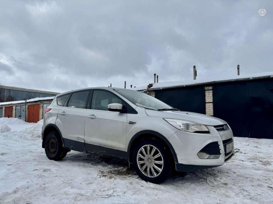 Grey Ford Kuga 2014 in Panevezys, with an engine capacity of 1.99 L and mileage of 284 thousand km for 3999 €, photo 4 on AUTOMOTO.COM.LV