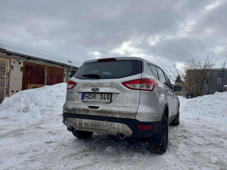 Grey Ford Kuga 2014 in Panevezys, with an engine capacity of 1.99 L and mileage of 284 thousand km for 3999 €, photo 5 on AUTOMOTO.COM.LV