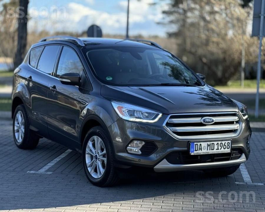 Pelēks Ford Kuga 2016 Jūrmala, ar dzinēja tilpumu 2.00 L un nobraukumu 0 tūkst. km par 9990 €, foto 1 vietnē AUTOMOTO.COM.LV