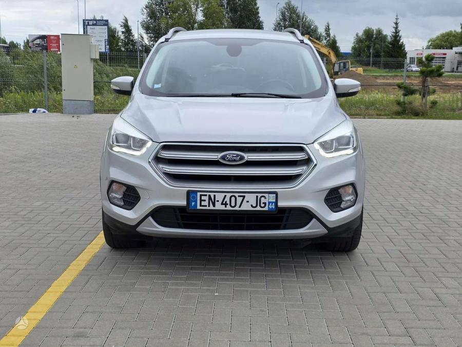 Grey Ford Kuga 2017 in Taurage, with an engine capacity of 2.00 L and mileage of 212 thousand km for 8900 €, photo 4 on AUTOMOTO.COM.LV