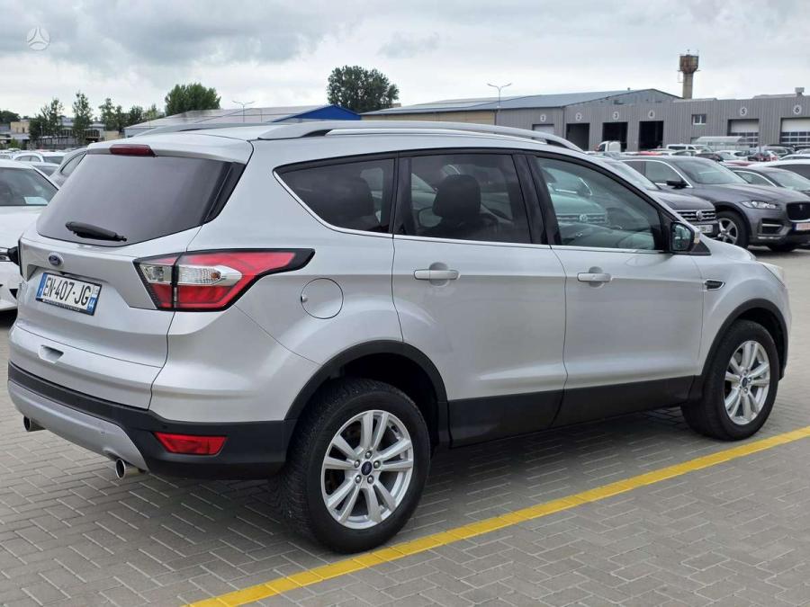 Grey Ford Kuga 2017 in Taurage, with an engine capacity of 2.00 L and mileage of 212 thousand km for 8900 €, photo 7 on AUTOMOTO.COM.LV