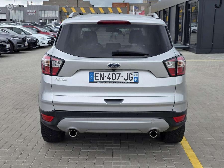 Grey Ford Kuga 2017 in Taurage, with an engine capacity of 2.00 L and mileage of 212 thousand km for 8900 €, photo 8 on AUTOMOTO.COM.LV