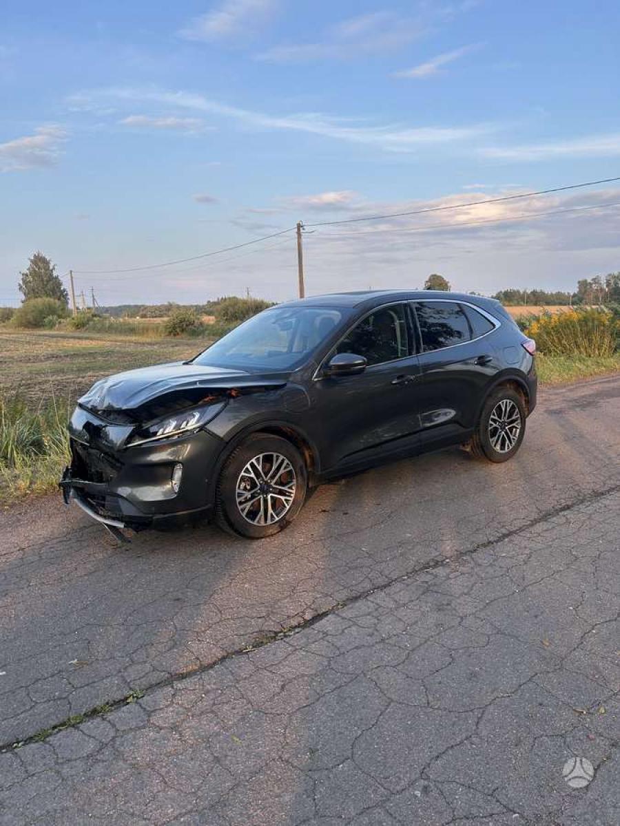 Серый Форд Куга 2020 в Каунас, объемом двигателя 2.50 л и пробегом 102 тыс. км за 7900 €, фото 3 на AUTOMOTO.COM.LV