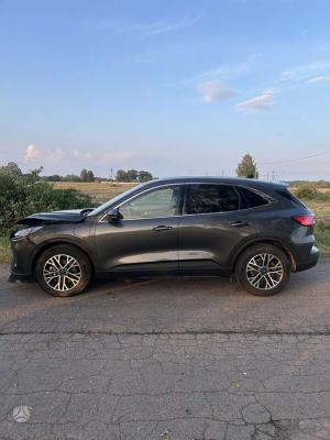 Pelēks Ford Kuga 2020 Kauņa, ar dzinēja tilpumu 2.50 L un nobraukumu 102 tūkst. km par 7900 €, foto  vietnē AUTOMOTO.COM.LV