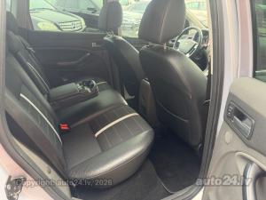 Grey Ford Kuga 2011 in Voru, with an engine capacity of 2.00 L and mileage of 204 thousand km for 5700 €, photo 9 on AUTOMOTO.COM.LV