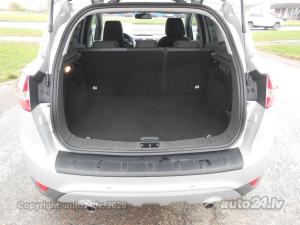 Grey Ford Kuga 2012 in Viljandi, with an engine capacity of 2.00 L and mileage of 180 thousand km for 7990 €, photo 19 on AUTOMOTO.COM.LV