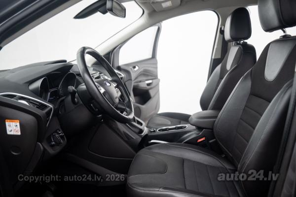 Pelēks Ford Kuga 2014 Tallina, ar dzinēja tilpumu 2.00 L un nobraukumu 217 tūkst. km par 7999 €, foto 8 vietnē AUTOMOTO.COM.LV