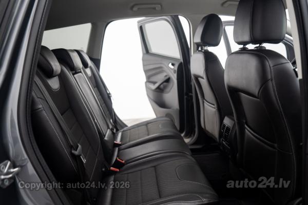 Pelēks Ford Kuga 2014 Tallina, ar dzinēja tilpumu 2.00 L un nobraukumu 217 tūkst. km par 7999 €, foto 10 vietnē AUTOMOTO.COM.LV