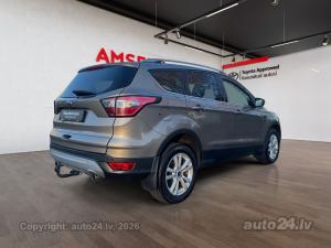 Grey Ford Kuga 2018 in Paide, with an engine capacity of 2.00 L and mileage of 122 thousand km for 10990 €, photo 3 on AUTOMOTO.COM.LV
