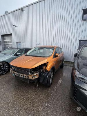 Oranžs Ford Kuga 2016 Kauņa, ar dzinēja tilpumu 1.50 L un nobraukumu 216 tūkst. km par 3300 €, foto 4 vietnē AUTOMOTO.COM.LV
