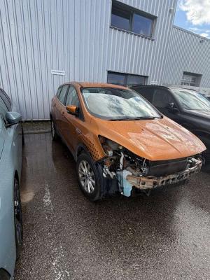 Oranžs Ford Kuga 2016 Kauņa, ar dzinēja tilpumu 1.50 L un nobraukumu 216 tūkst. km par 3300 €, foto 5 vietnē AUTOMOTO.COM.LV