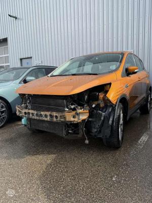 Oranžs Ford Kuga 2016 Kauņa, ar dzinēja tilpumu 1.50 L un nobraukumu 216 tūkst. km par 3300 €, foto 6 vietnē AUTOMOTO.COM.LV