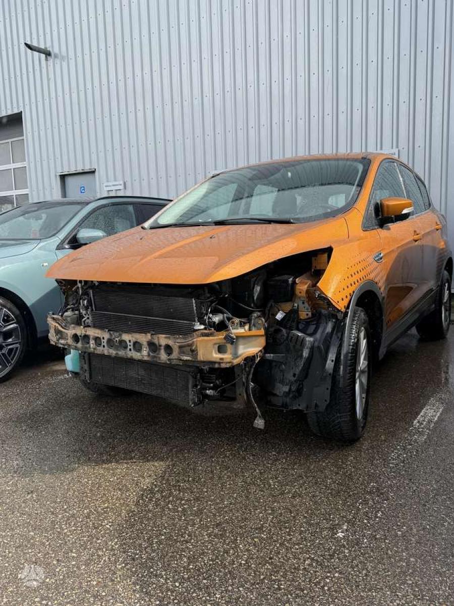 Oranžs Ford Kuga 2016 Kauņa, ar dzinēja tilpumu 1.50 L un nobraukumu 216 tūkst. km par 3300 €, foto 6 vietnē AUTOMOTO.COM.LV