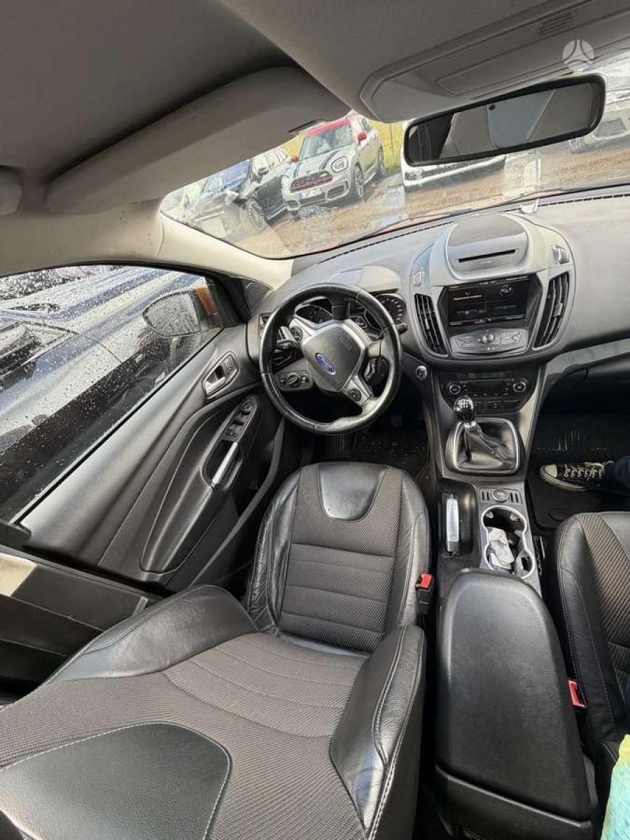 Oranžs Ford Kuga 2016 Kauņa, ar dzinēja tilpumu 1.50 L un nobraukumu 216 tūkst. km par 3300 €, foto 9 vietnē AUTOMOTO.COM.LV