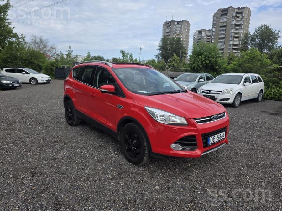 Red Ford Kuga 2014 in Riga, with an engine capacity of 2.00 L and mileage of 217 thousand km for 9990 €, photo 2 on AUTOMOTO.COM.LV
