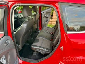 Red Ford Kuga 2015 in Jelgava, with an engine capacity of 2.00 L and mileage of 253 thousand km for 8400 €, photo 15 on AUTOMOTO.COM.LV