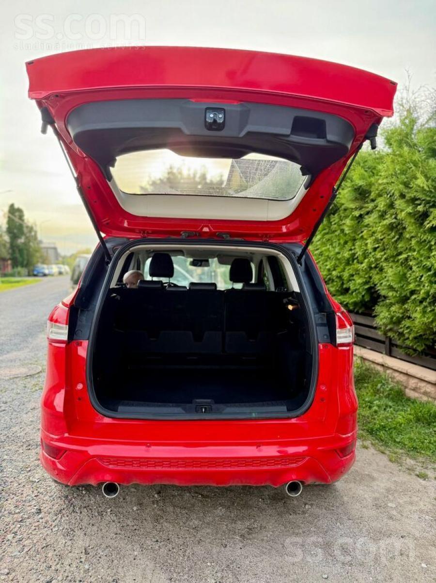 Red Ford Kuga 2015 in Jelgava, with an engine capacity of 2.00 L and mileage of 253 thousand km for 8400 €, photo 16 on AUTOMOTO.COM.LV
