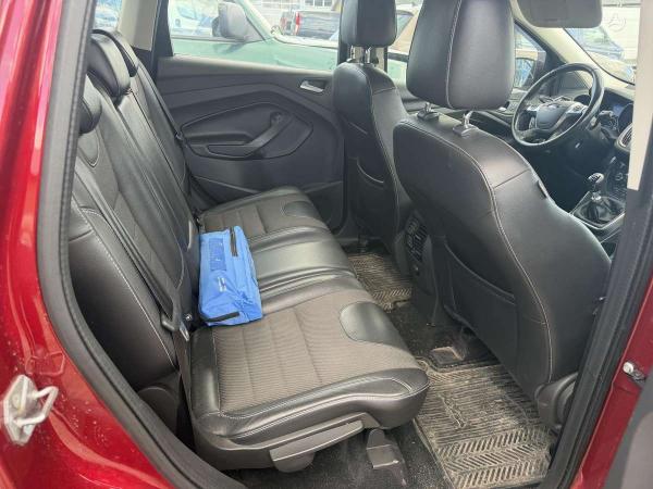 Sarkans Ford Kuga 2015 Panevēža, ar dzinēja tilpumu 1.50 L un nobraukumu 245 tūkst. km par 6150 €, foto 10 vietnē AUTOMOTO.COM.LV
