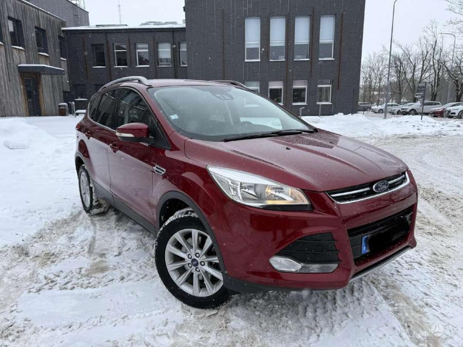 Red Ford Kuga 2016 in Taurage, with an engine capacity of 2.00 L and mileage of 258 thousand km for 7800 €, photo 3 on AUTOMOTO.COM.LV