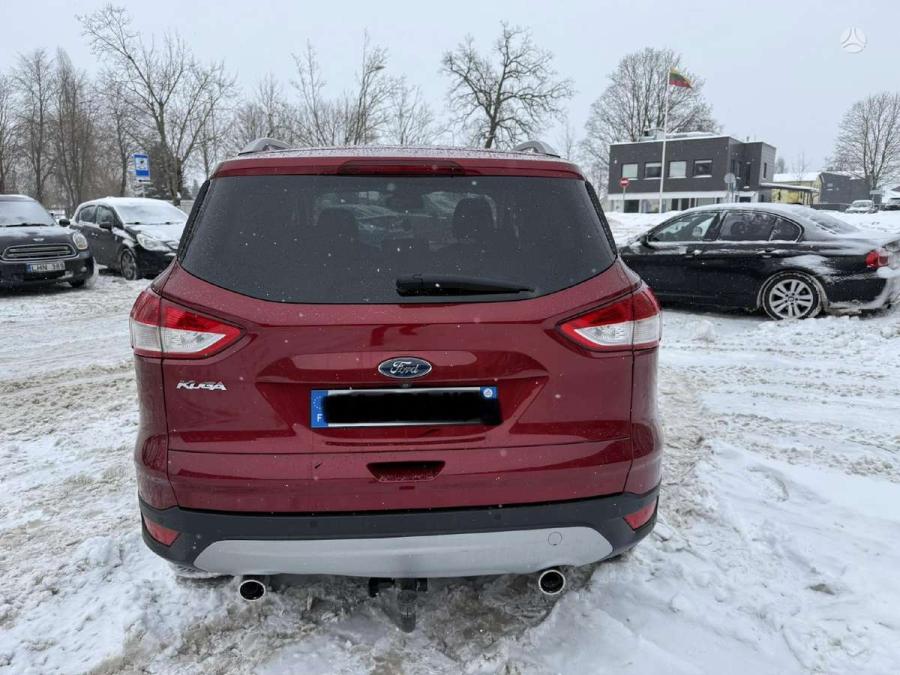 Red Ford Kuga 2016 in Taurage, with an engine capacity of 2.00 L and mileage of 258 thousand km for 7800 €, photo 5 on AUTOMOTO.COM.LV